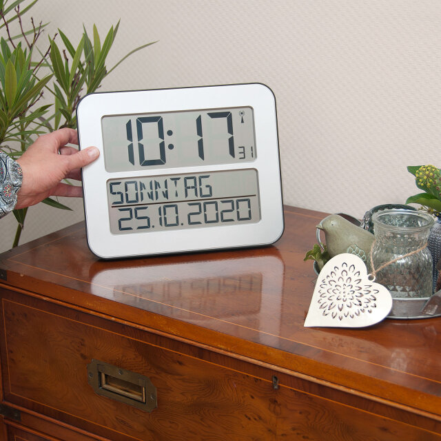 Digitale Funkuhr TIMELINE MAX gibt Menschen mit Demenz Orientierung, 46,90